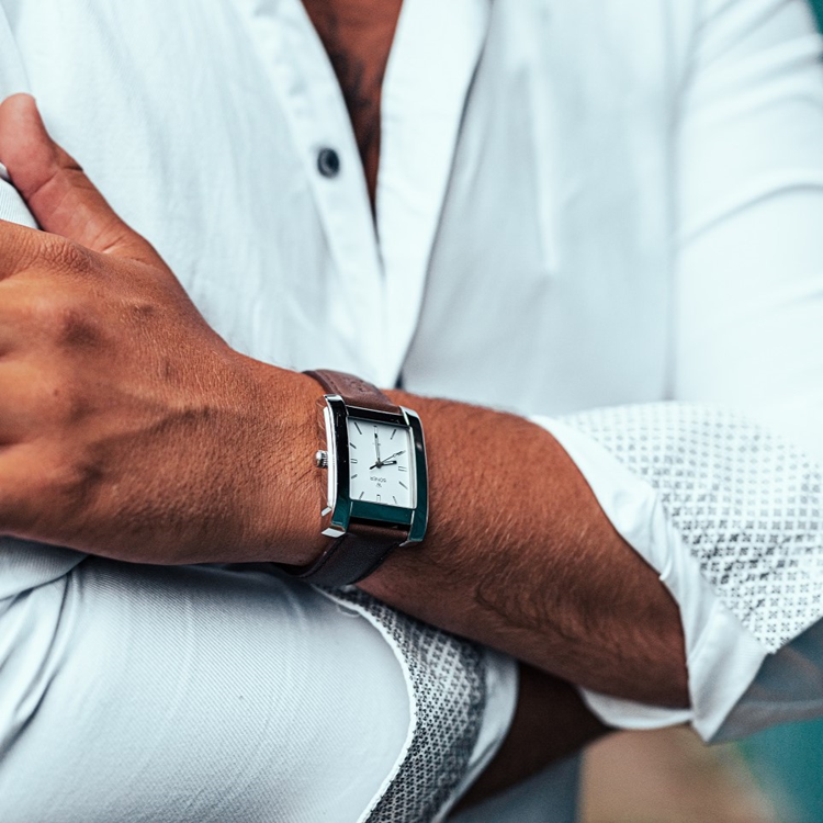 Rectangular Men's Watch: A Accessory that make you Stand Out